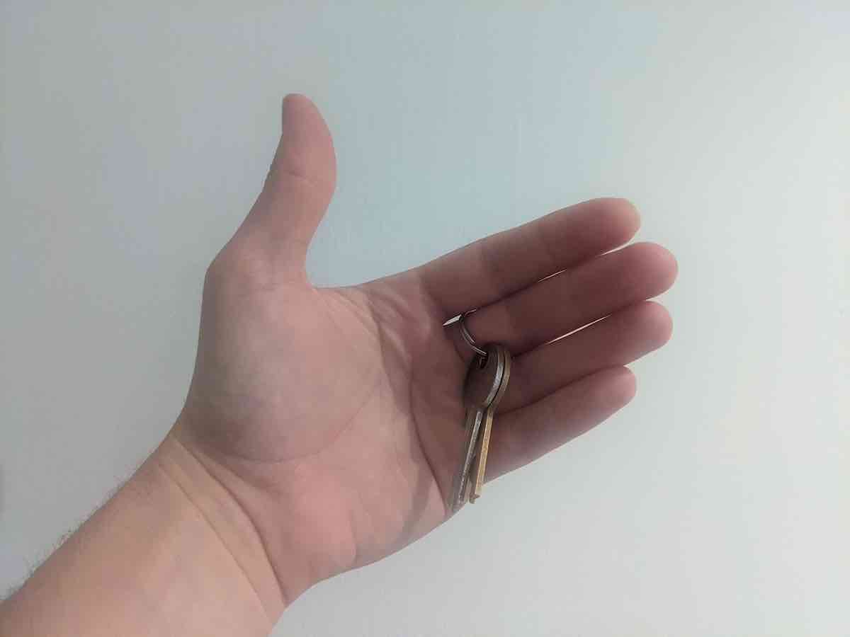 Where to Put Your Keys When Running (20 Genius Tricks!)